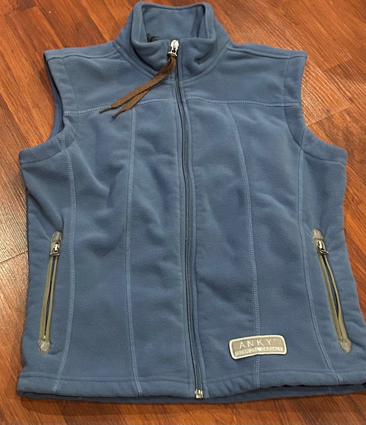 Anky size 8 (med) light blue fleece vest – All About Tack